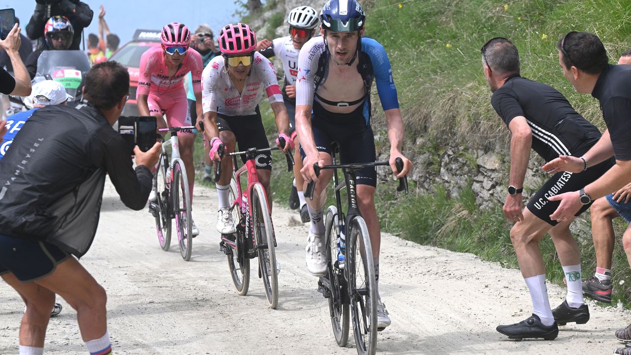 Die Jagd aufs Rosa Trikot auf allen Plattformen: Giro d’Italia live bei ...